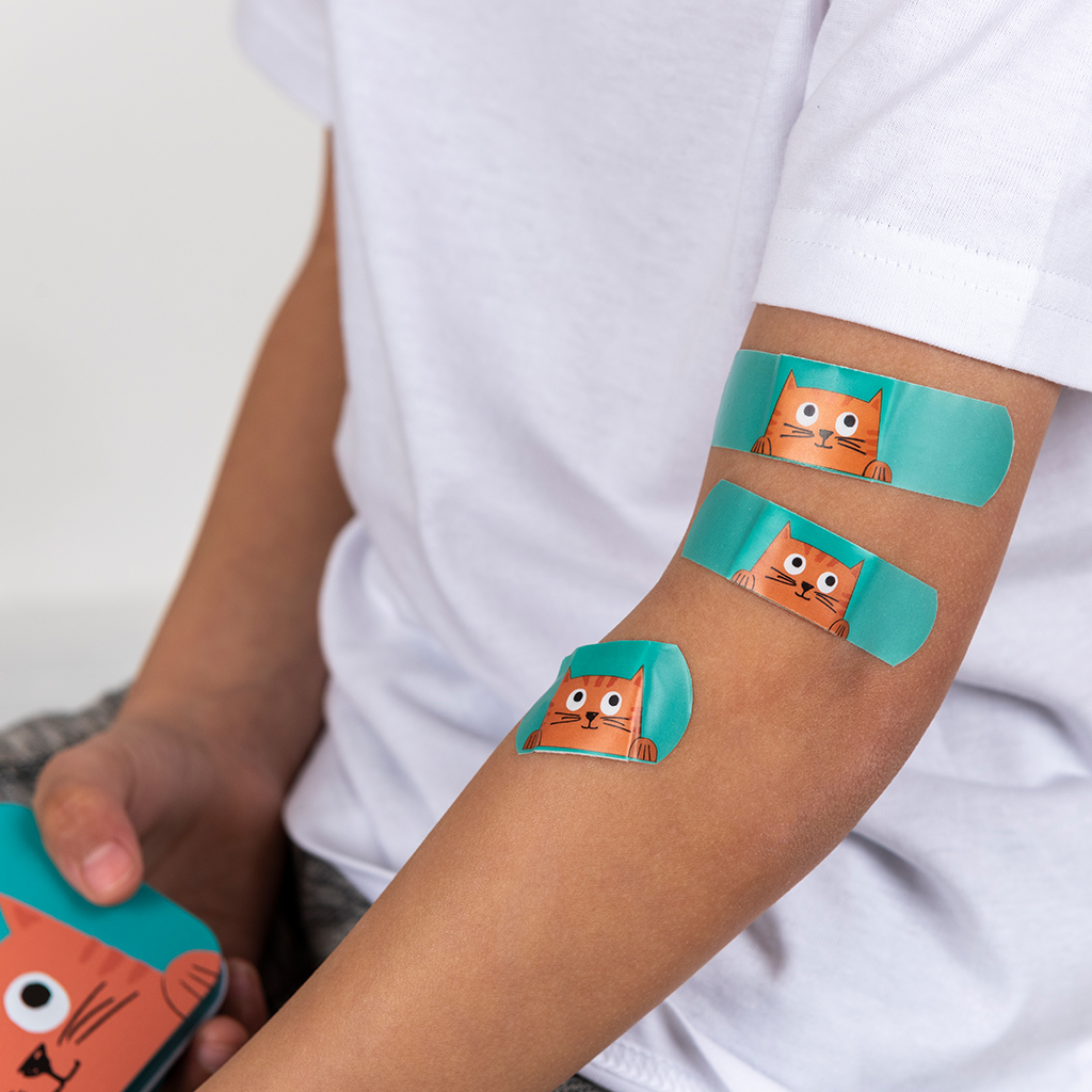 Chester The Cat Plasters In A Tin (pack Of 30) | ﻿Rex London