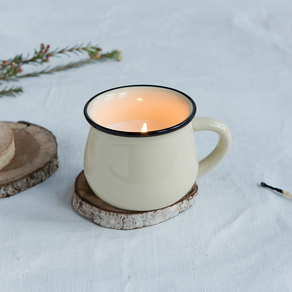 IVORY SCENTED CANDLE IN A MUG | ﻿Rex London