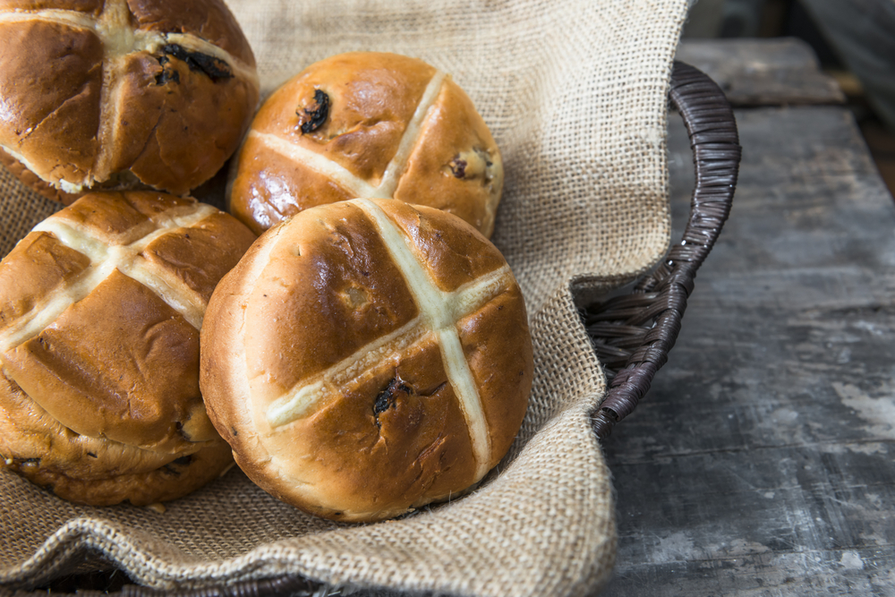 RECIPE: Hot cross buns for Easter! | Rex London blog