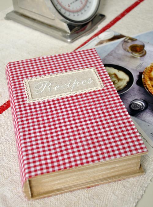 Gingham Recipe Book Storage Box | ﻿Rex London
