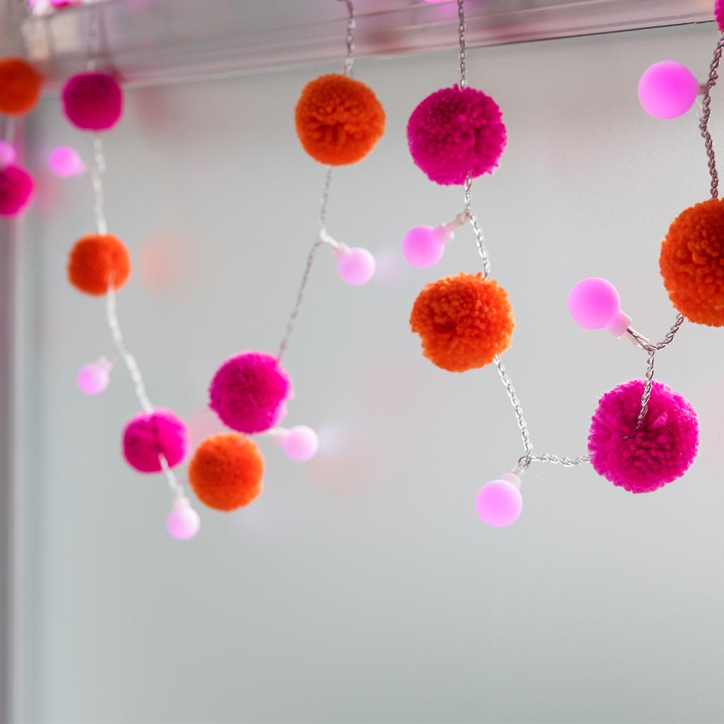 Pink Pom Pom Light Chain | ﻿Rex London
