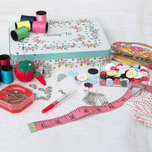 Rose Hip Deluxe Sewing Kit | ﻿Rex London