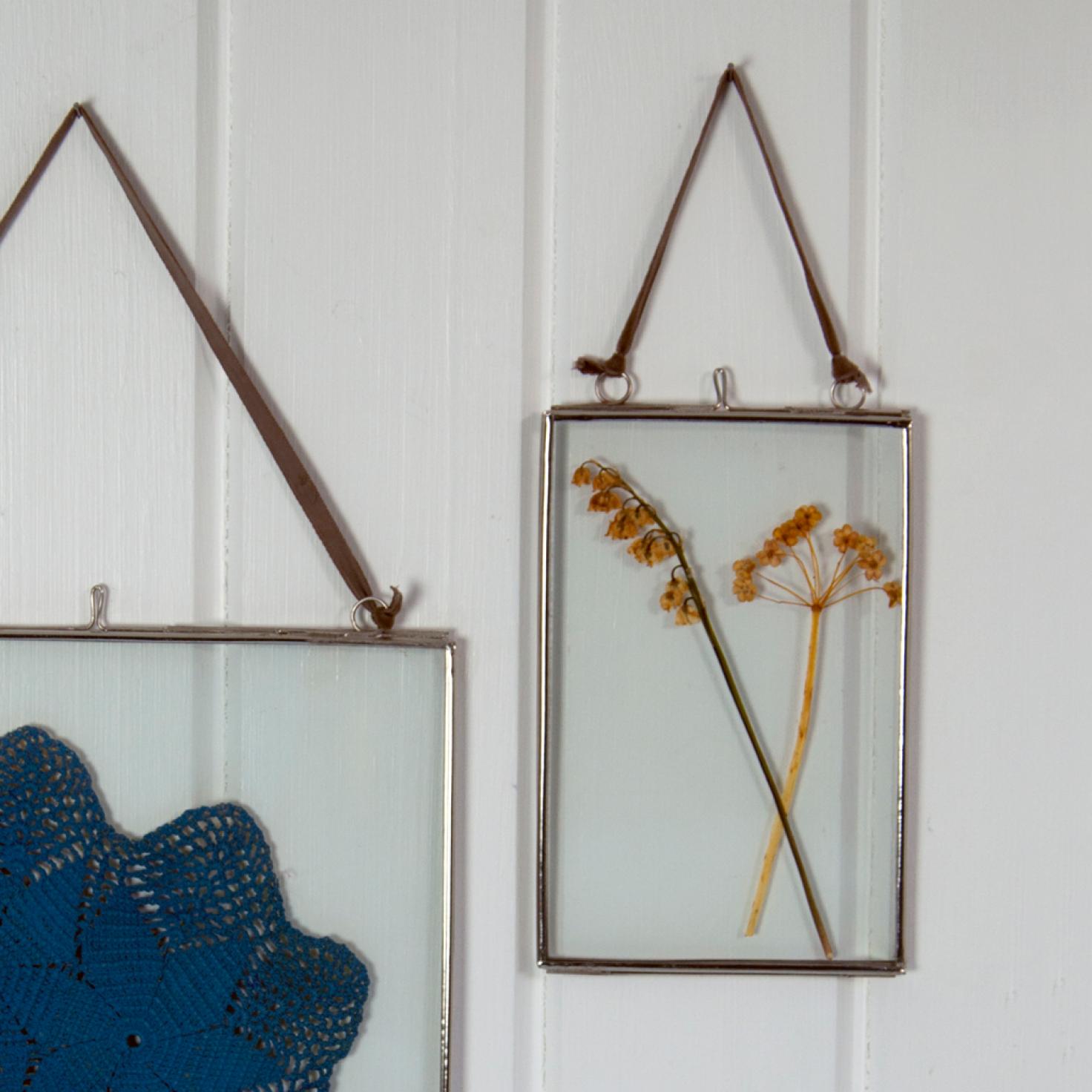 Glass Hanging Frame In Silver 15x10cm | ﻿Rex London