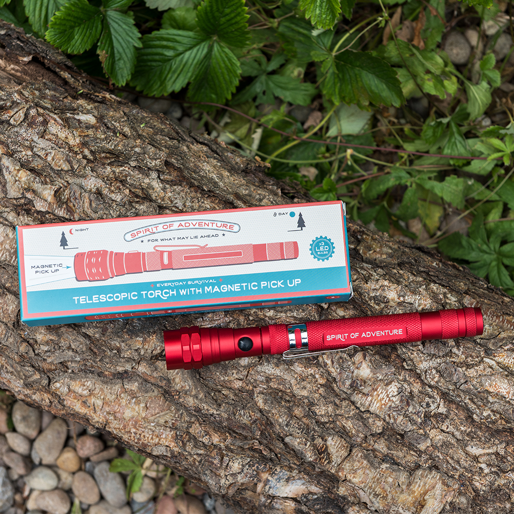 SPIRIT OF ADVENTURE TELESCOPIC TORCH WITH MAGNETIC PICK UP | ﻿Rex London